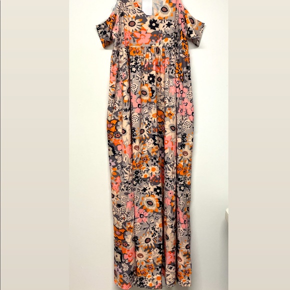 Tlora | Dresses | Nwt Tlora Maxi Dress With Rings On Shoulders And ...